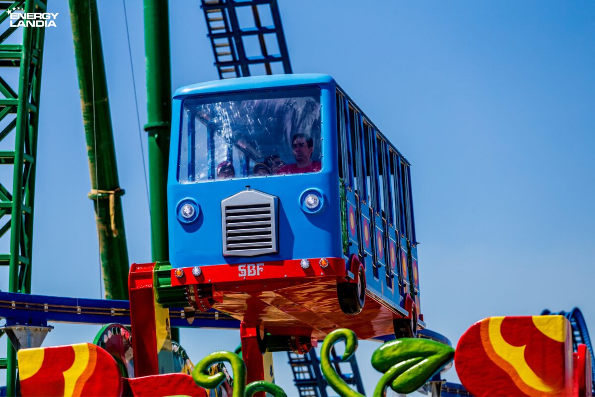 Crazy Bus – ENERGYLANDIA – Rodzinny Park Rozrywki w Zatorze