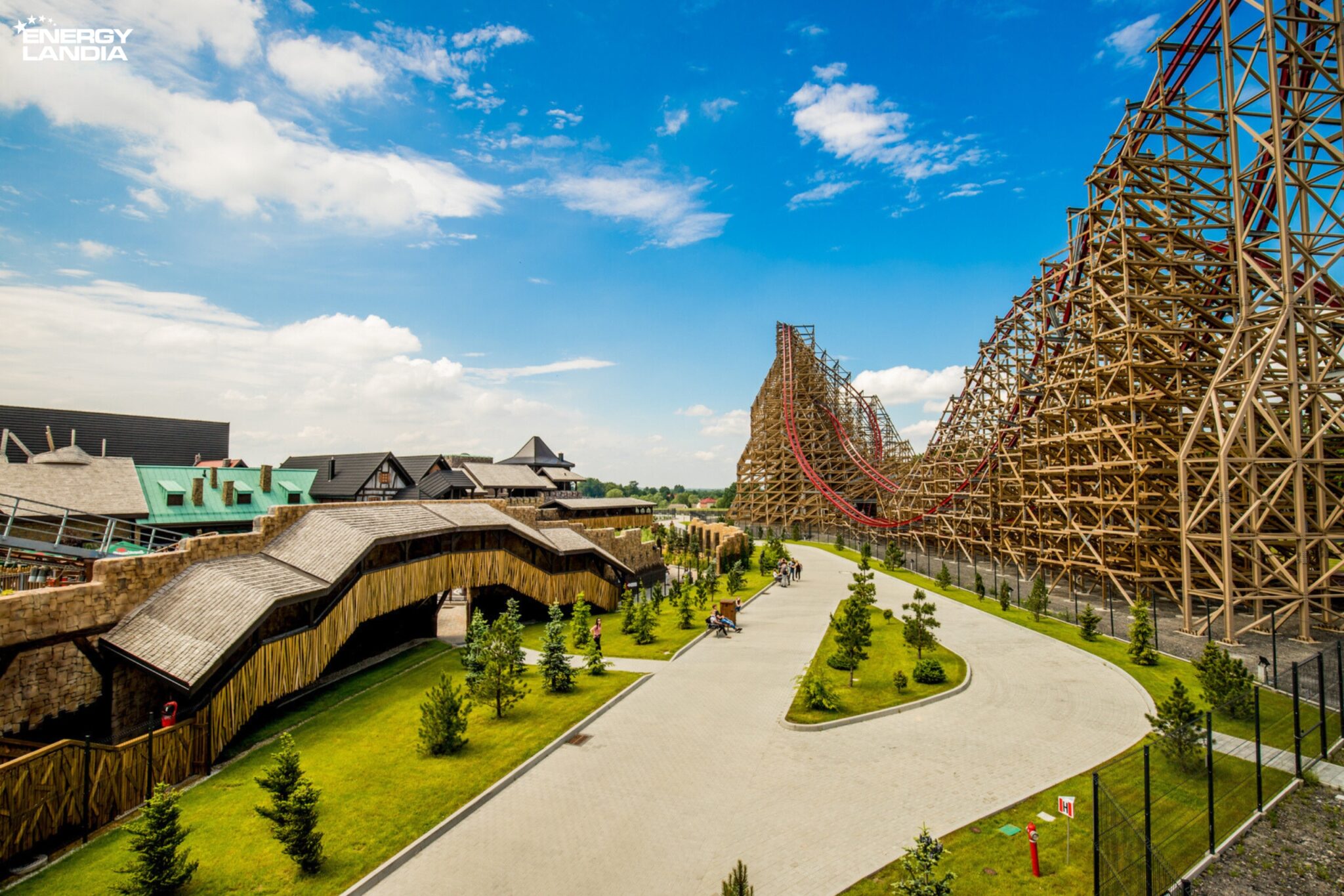 Zadra drewniany roller coaster - ENERGYLANDIA - Rodzinny Park Rozrywki ...