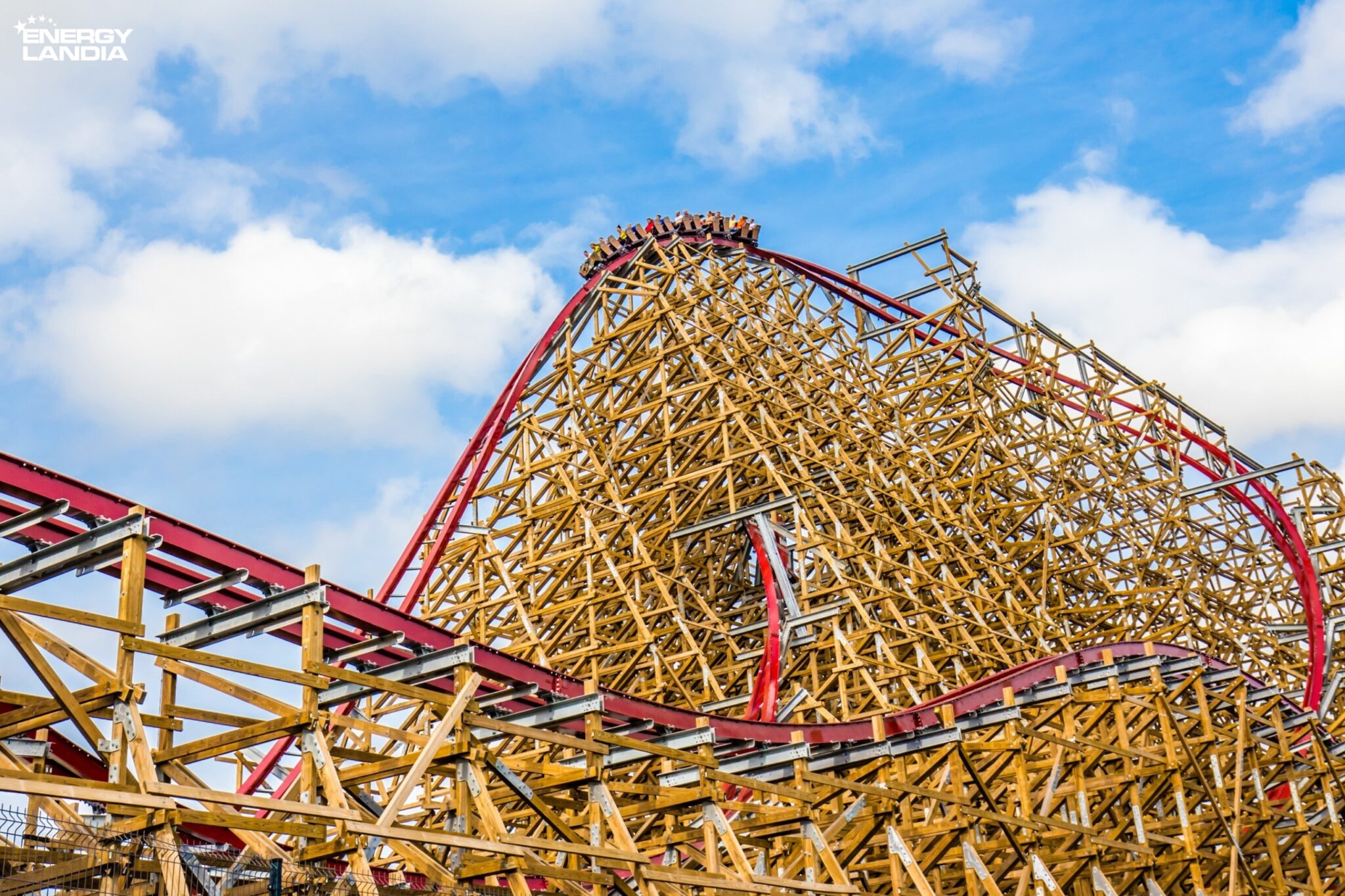 Zadra drewniany roller coaster - ENERGYLANDIA - Rodzinny Park Rozrywki ...