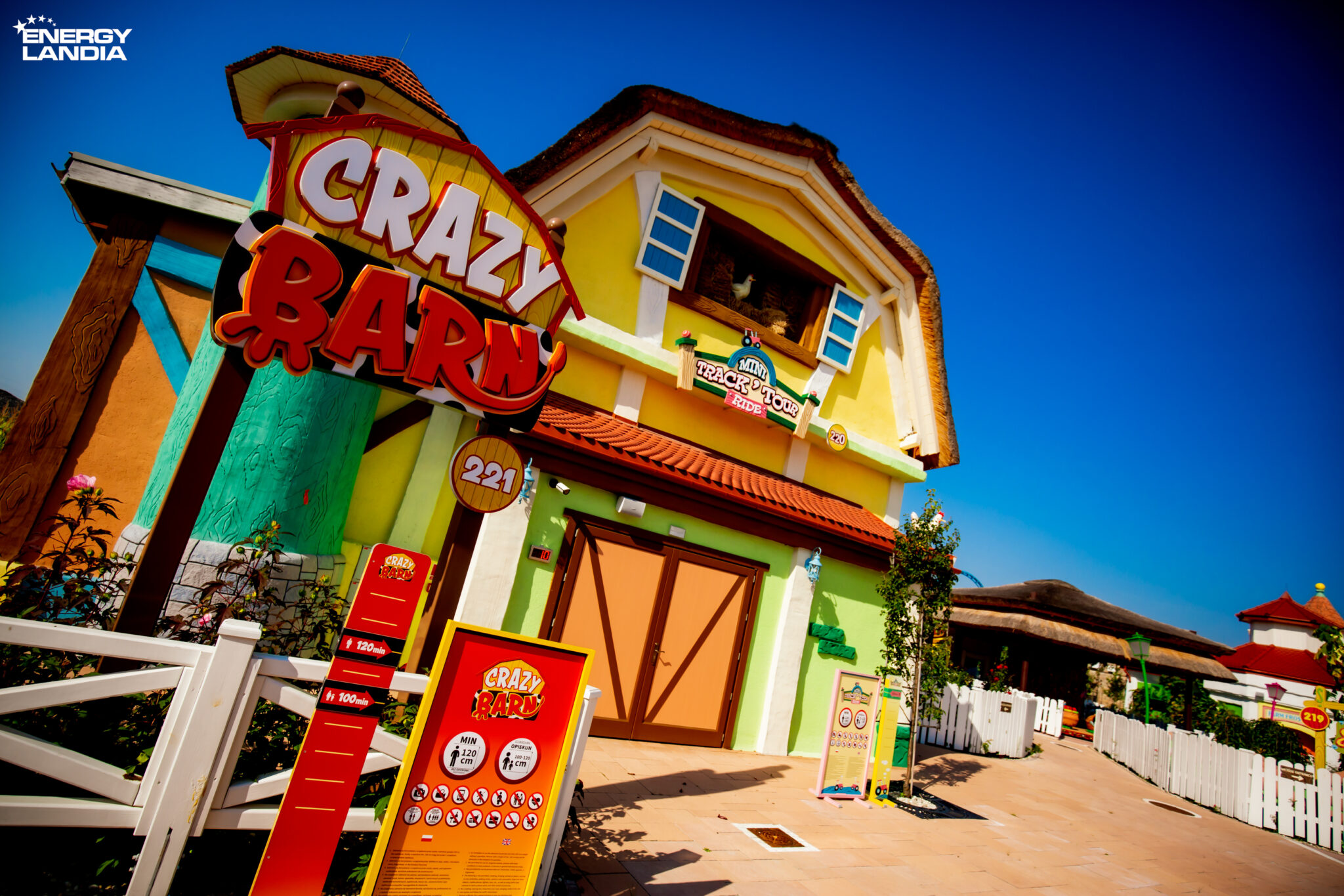 Crazy Barn – ENERGYLANDIA – Rodzinny Park Rozrywki w Zatorze