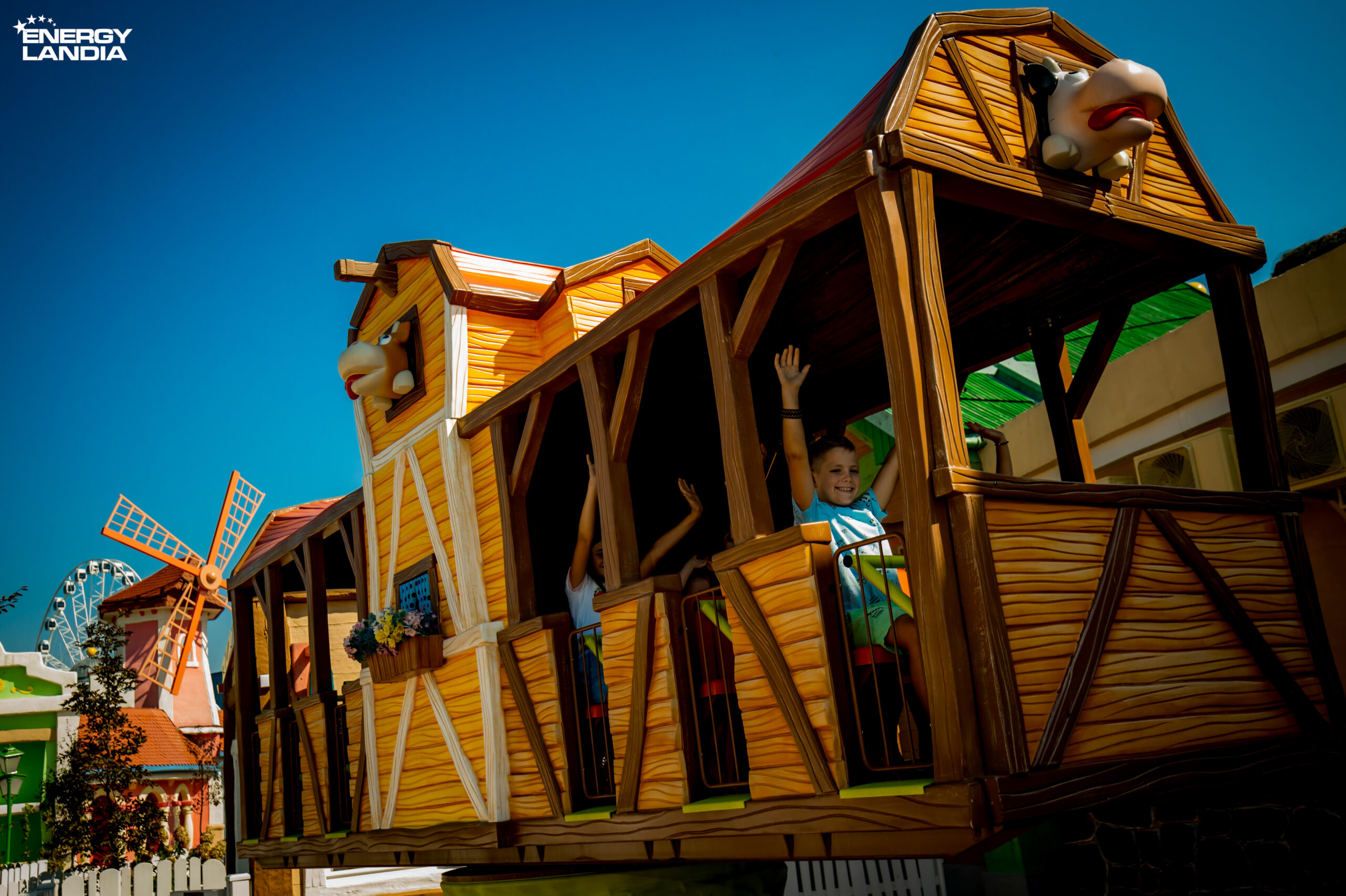 Crazy Barn - ENERGYLANDIA - Rodzinny Park Rozrywki w Zatorze